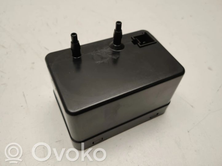 a0008002548 Mercedes-Benz ML W164 Vacuum pump, 11.50 € | RRR