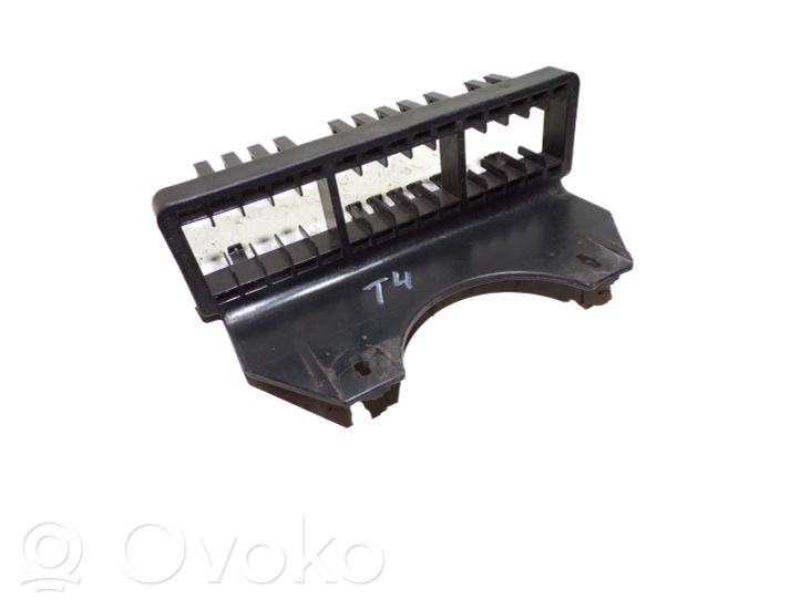 701937617 Volkswagen Transporter - Caravelle T4 Fuse module, 10.00 € | RRR