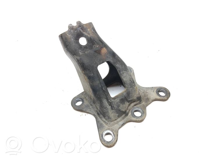 Nissan Navara D23 Engine mounting bracket, 39.99 € | RRR