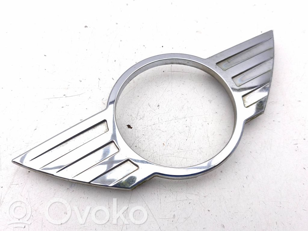 Manufacturers badge/model letters 98016070