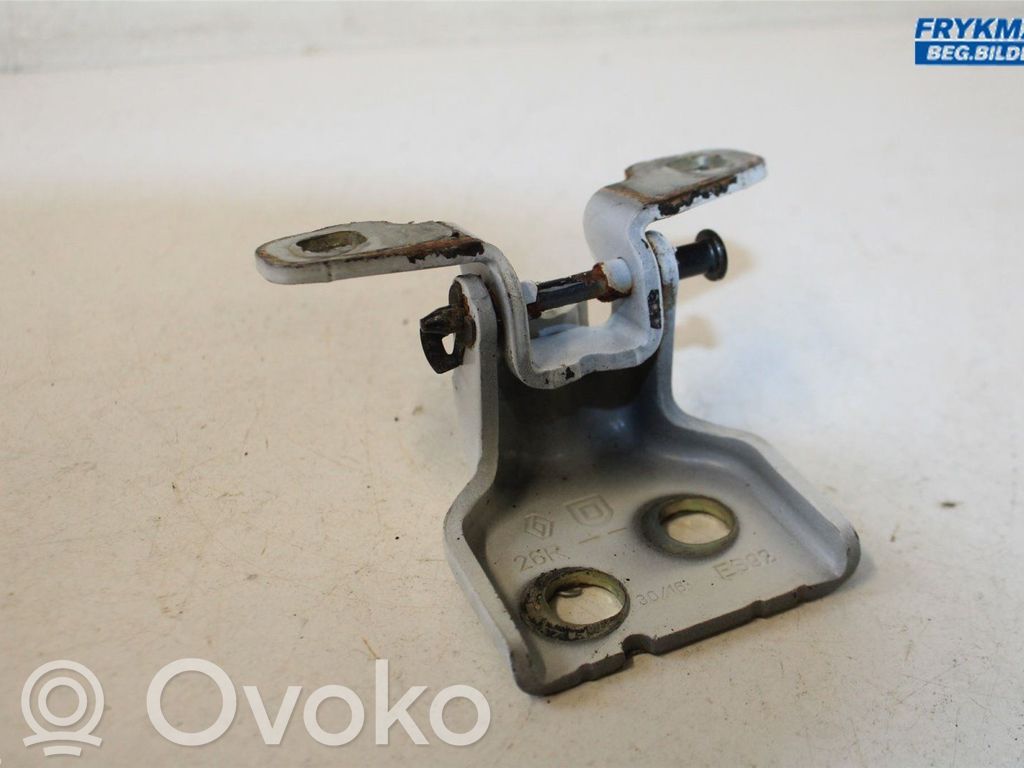 Dacia Sandero Front door lower hinge