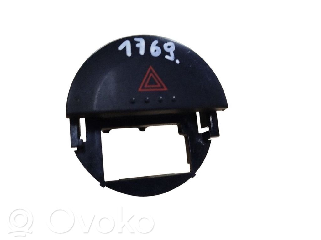 Nissan Primera Hazard light switch