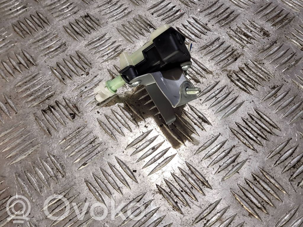 7703005011 Toyota Avensis T250 Moteur de verrouillage trappe à essence ...