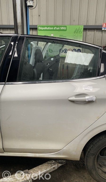 9671907580 Peugeot 208 I Porte arrière, 210,11 € | OVOKO