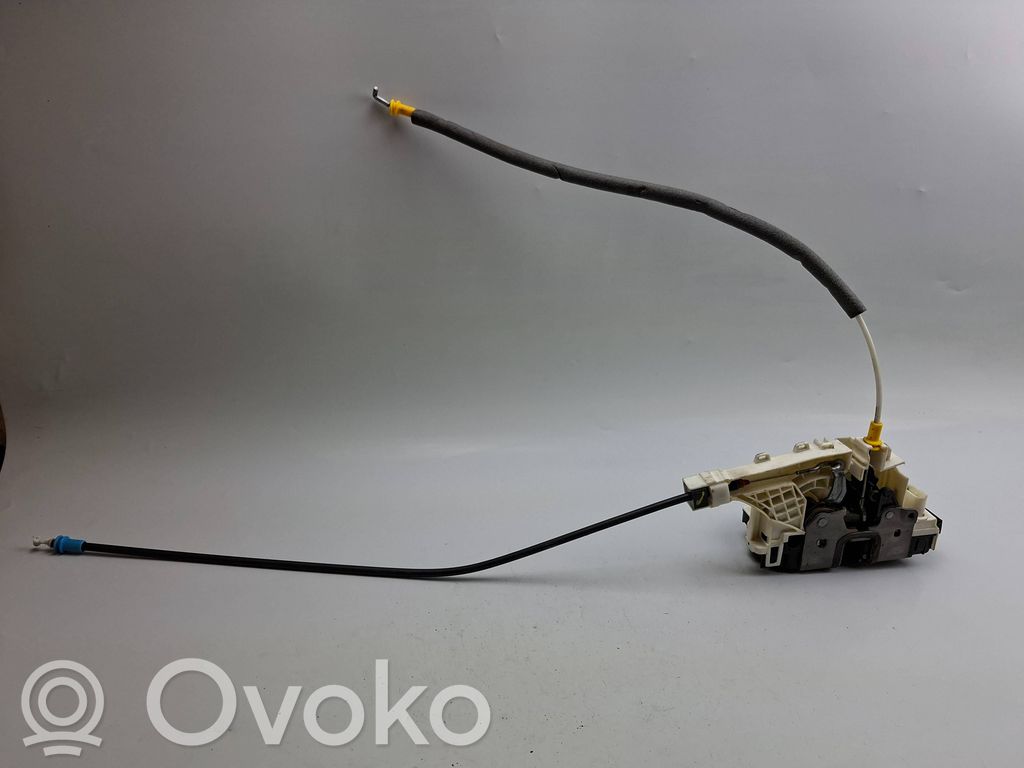 A9067201735 Mercedes-Benz Sprinter W906 Front door lock, €16.80 | RRR