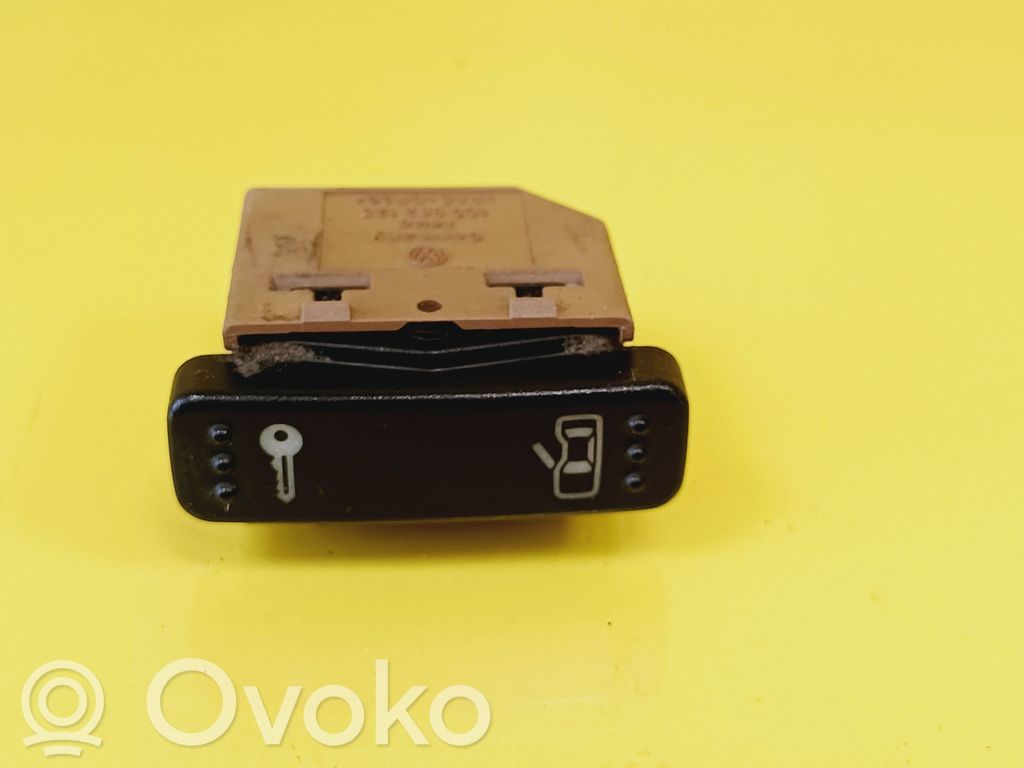 1C0962125 Volkswagen New Beetle Central locking switch button, €47.01 | RRR