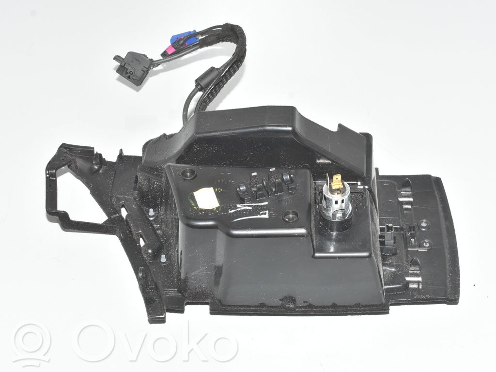 9206729 BMW 5 F10 F11 Autres pièces intérieures, 8,50 € | OVOKO