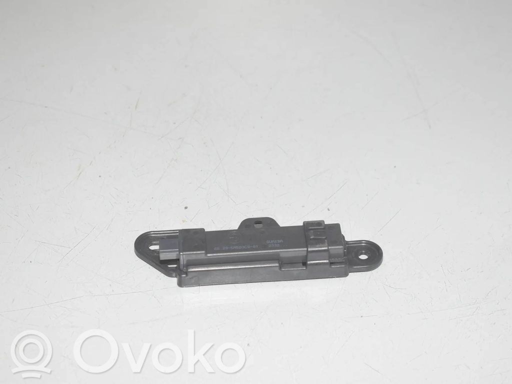 5A5D3C0 BMW i4 Antenne système sans clé, 5,00 € | OVOKO
