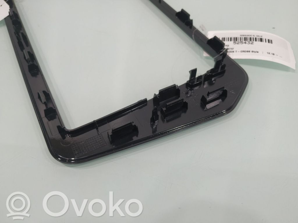 2GM857747 Volkswagen T-Cross Radio/GPS head unit trim, €32.00 | RRR