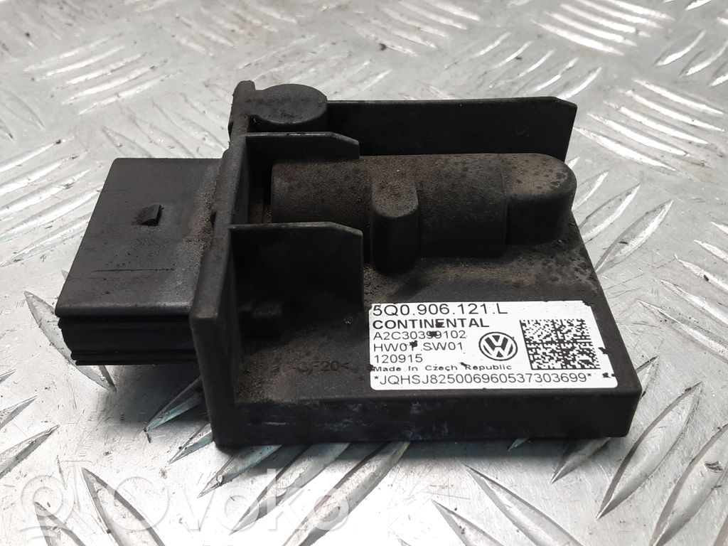 5Q0906121L Volkswagen Golf Sportsvan Fuel injection pump control unit ...