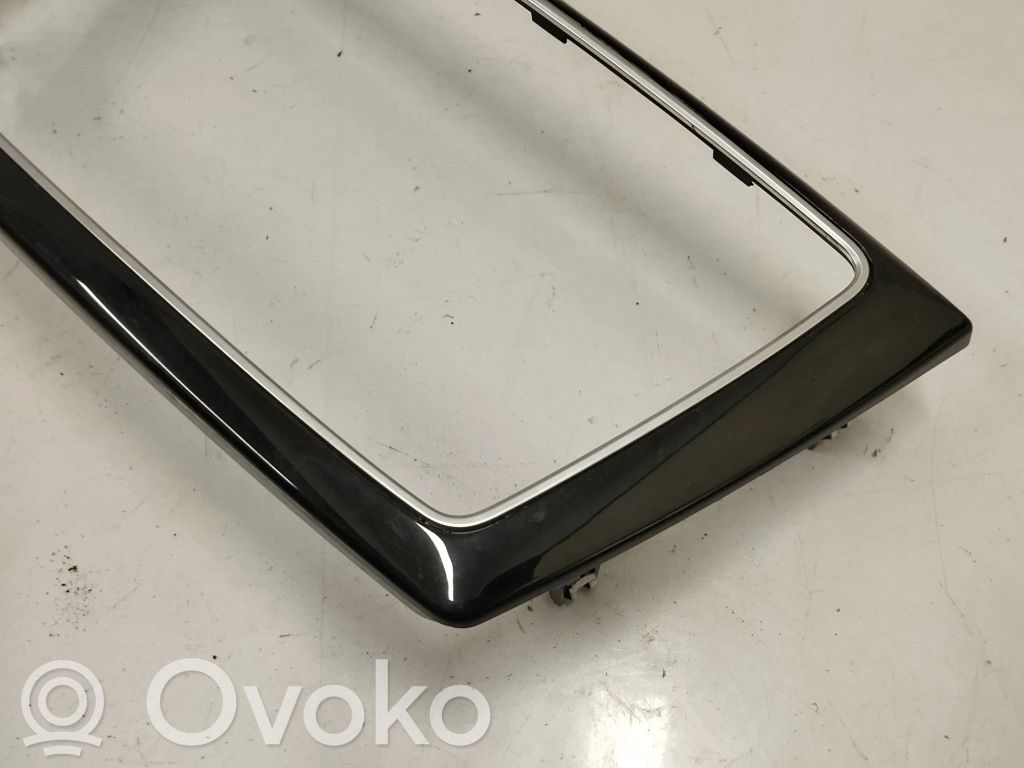 A1666802417 Mercedes-Benz GLE (W166 - C292) Radio/GPS head unit trim, € ...