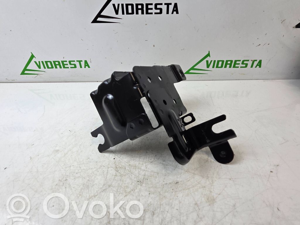 9818902280 Peugeot 308 ABS pump bracket, €7.00 | RRR