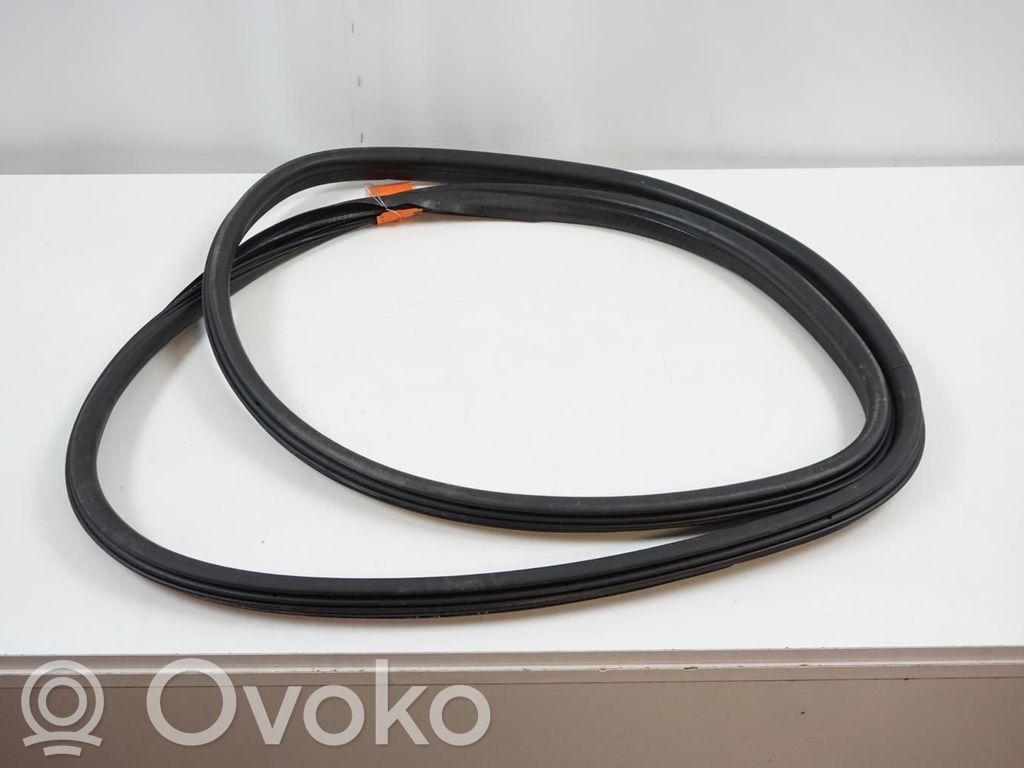 902575 Peugeot 308 Front door rubber seal, €30.11 | RRR