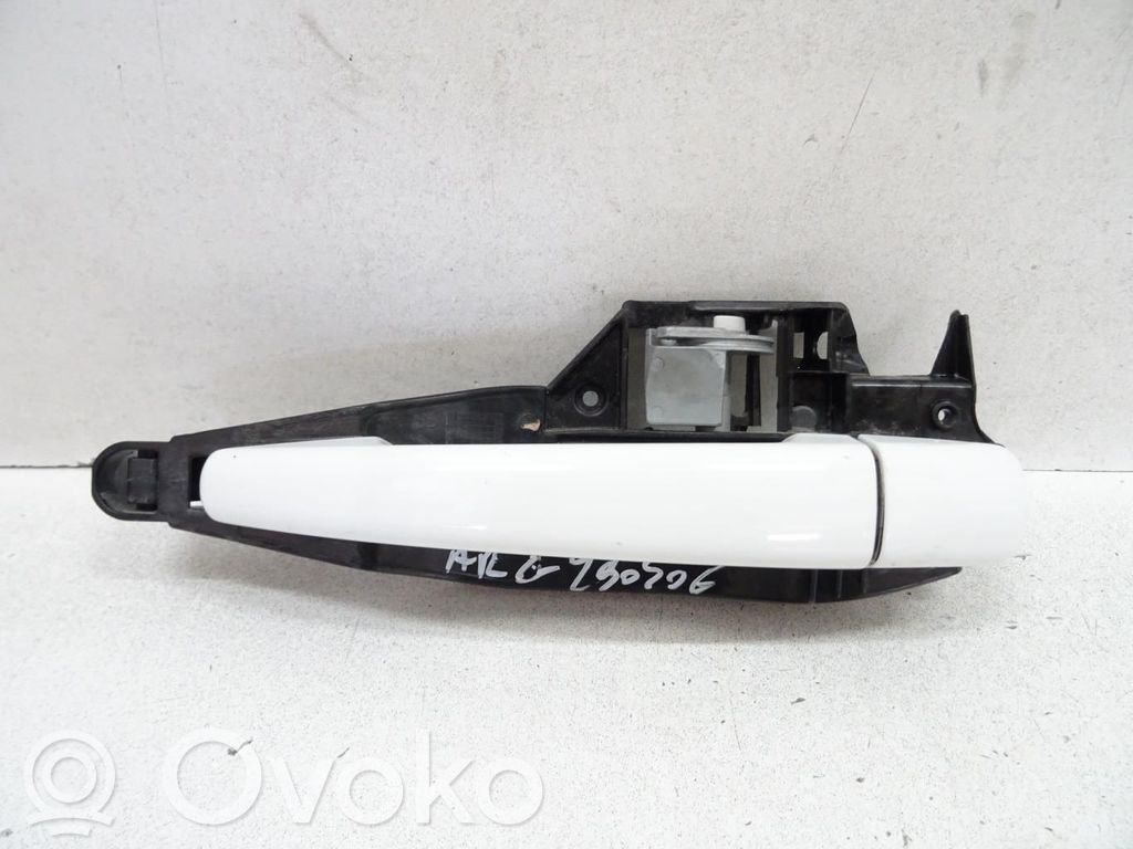 09101GH Peugeot 207 Front door exterior handle, €23.00 | RRR