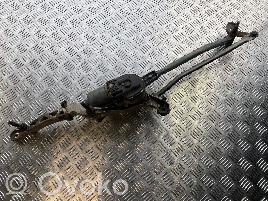 405127 Mercedes-Benz B W245 Front wiper linkage and motor, €29.00 | RRR