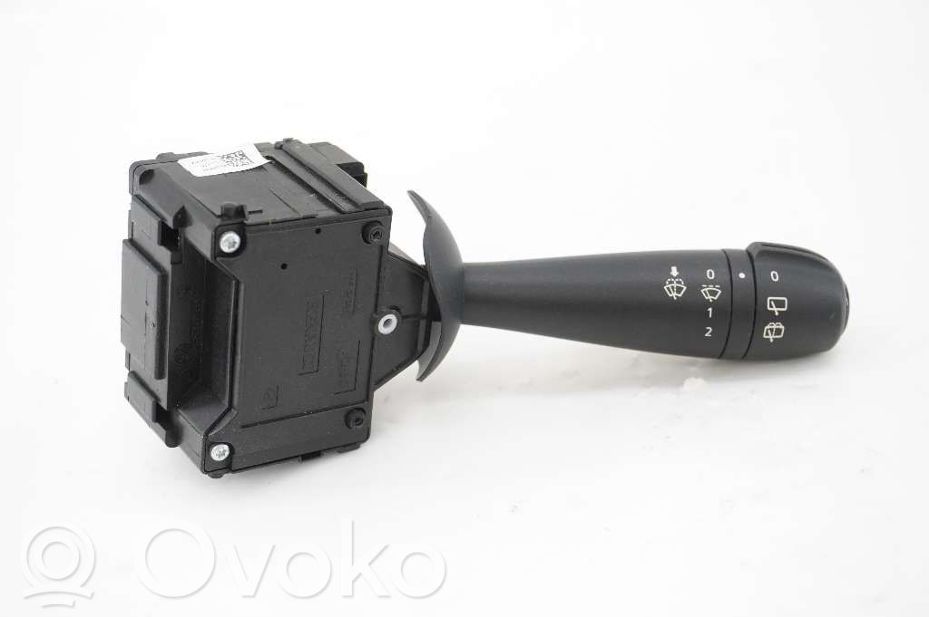 8201168008 Dacia Duster Commodo d'essuie-glace, 29,33 € | OVOKO