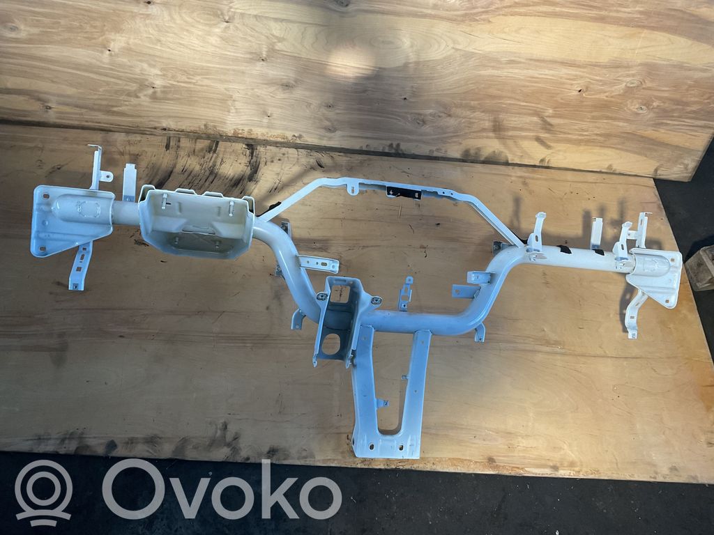 Mercedes-Benz Sprinter W906 Dashboard cross member/frame bar, €40.00 | RRR