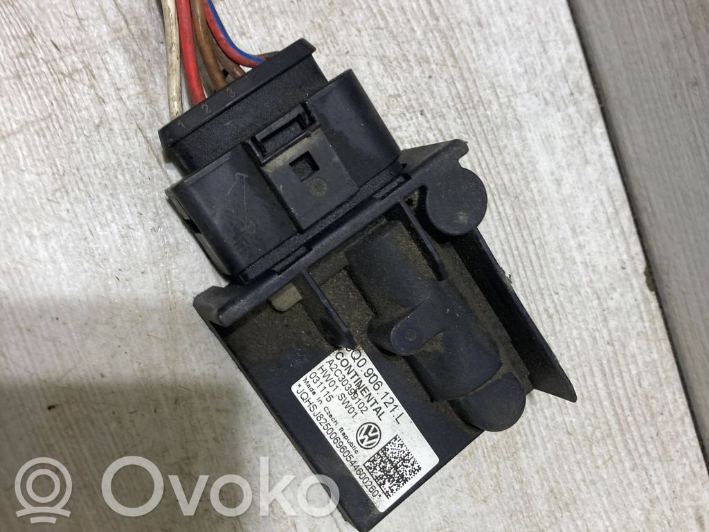 5Q0906121L Volkswagen Golf Sportsvan Fuel injection pump control unit ...