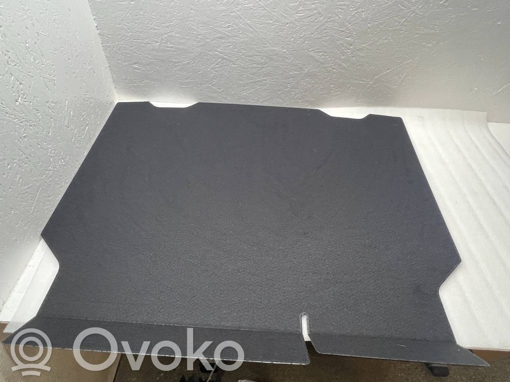 647710D170 Toyota Yaris Cross Tapis de coffre, 60,00 € | OVOKO