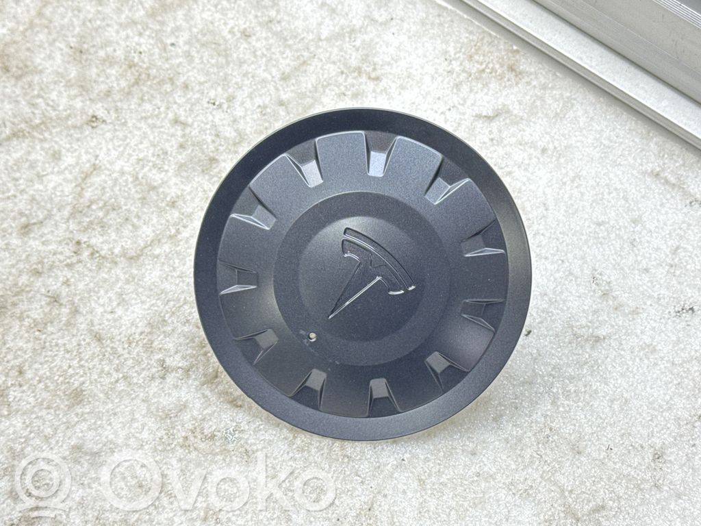 118823600A Tesla Model Y Borchia ruota originale, 20,00 € | OVOKO