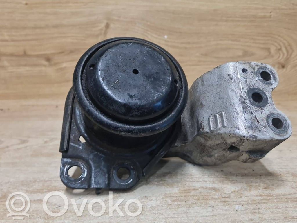 30611472 Volvo S40, V40 Engine mount bracket, €15.00 | RRR