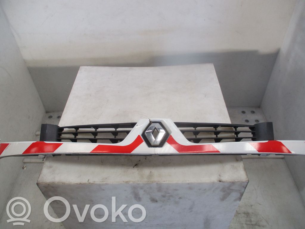 7701062876 Renault Kangoo I Front bumper upper radiator grill, €31.50 | RRR