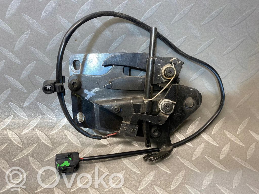 4G43-54797-AB Aston Martin DB9 Avattavan katon lukituksen vastakappale ...