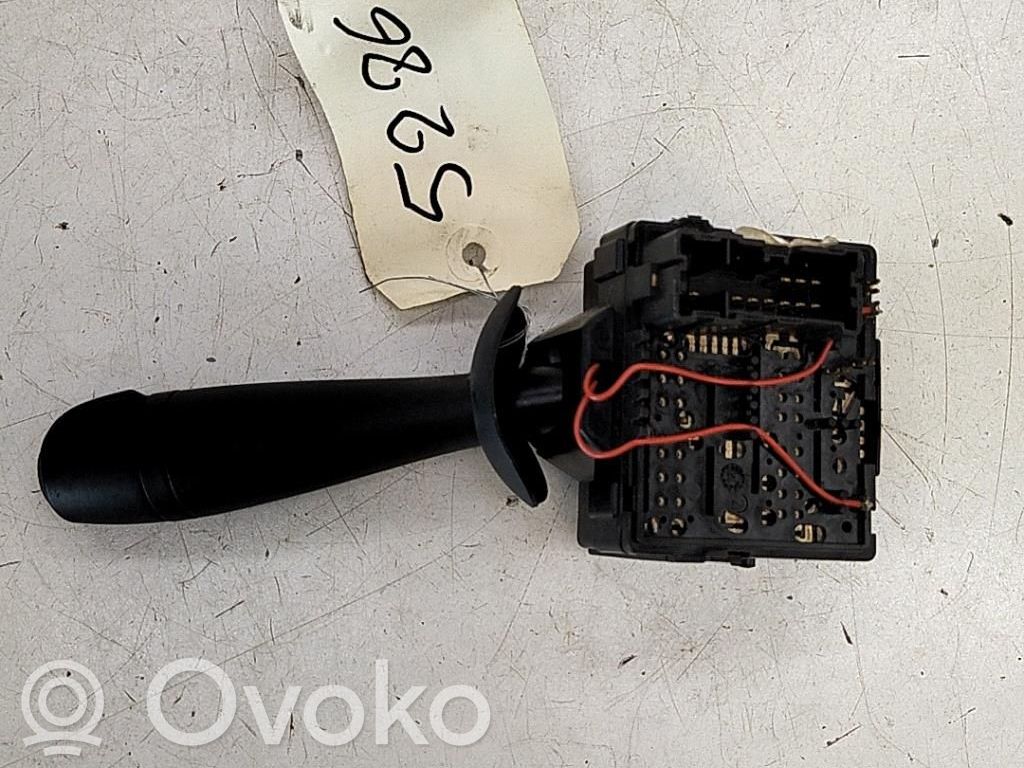 8201168008 Dacia Dokker Commodo d'essuie-glace, 45,00 € | OVOKO