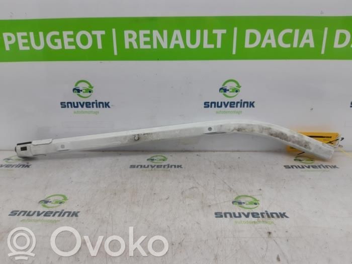 8200497748 Renault Kangoo II Sliding door bottom rail, €48.88 | RRR