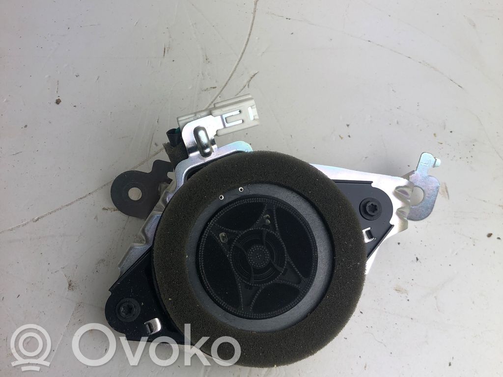 8923004601C Toyota Land Cruiser (BJ70) Takaoven kaiutin, 16,00 € | OVOKO