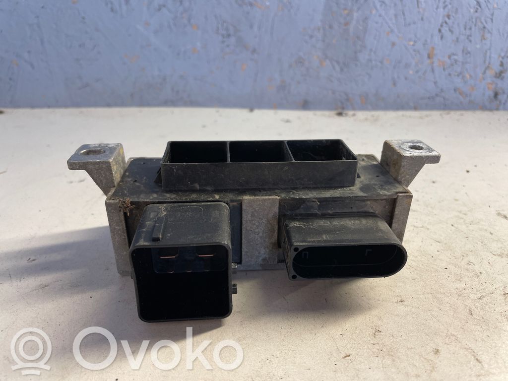 8200558438A Renault Captur Glow plug pre-heat relay, €13.31 | RRR