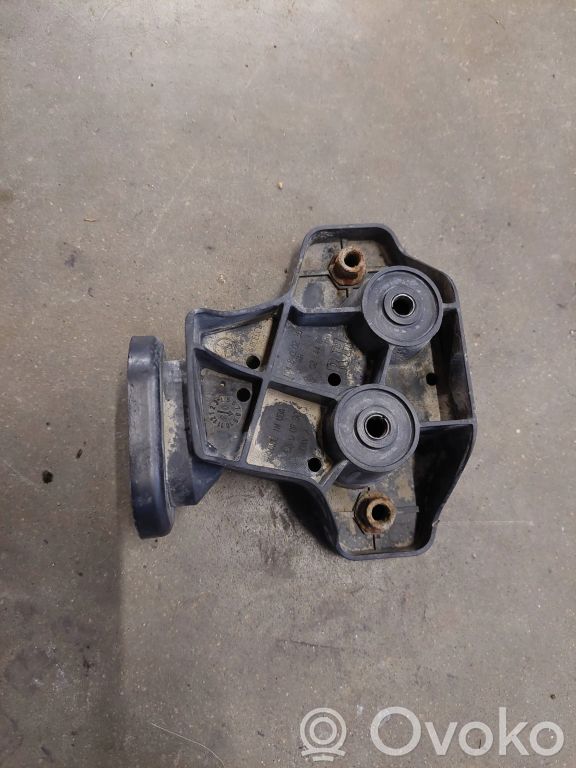 A1648800230 Mercedes-Benz ML W164 Rear bumper mounting bracket, €10.00 ...