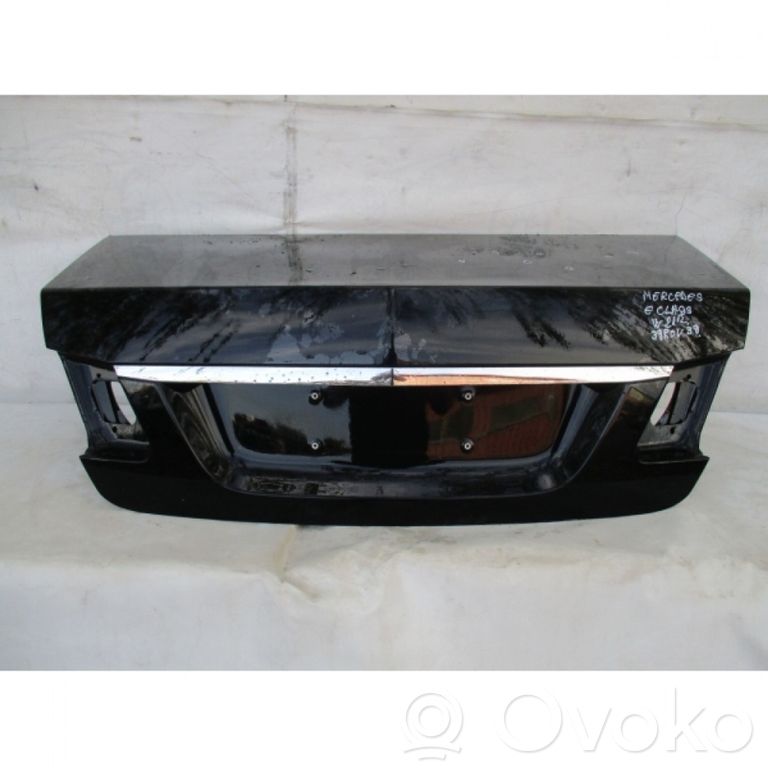 Mercedes-Benz E W212 Couvercle de coffre, 80,00 € | OVOKO