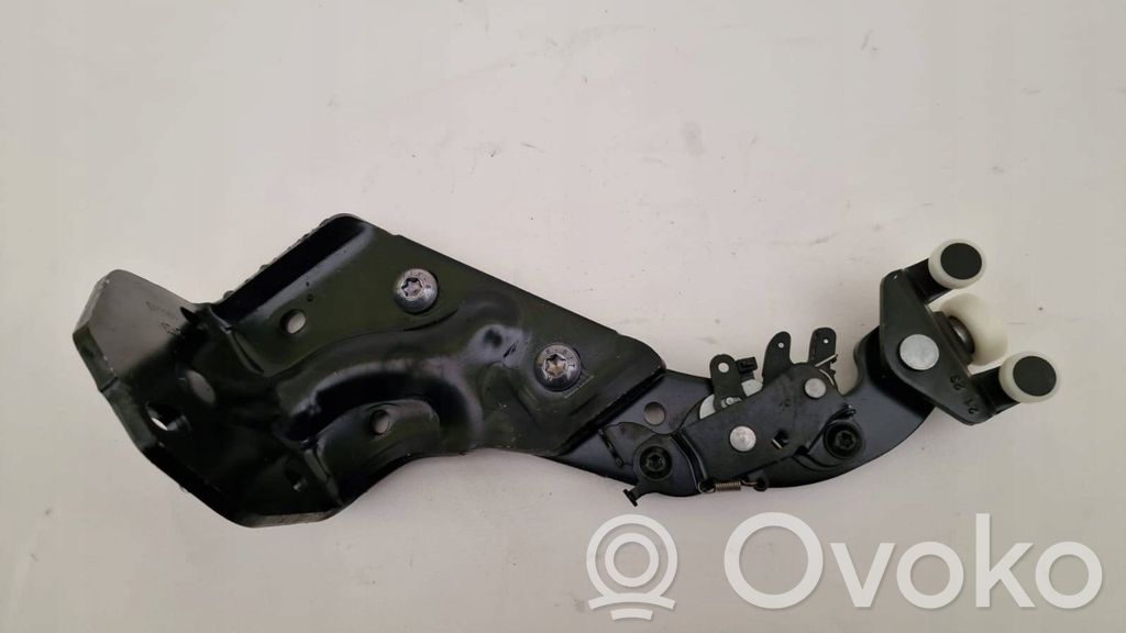 A4477600747 Mercedes-Benz Vito Viano W447 Sliding door lower roller ...