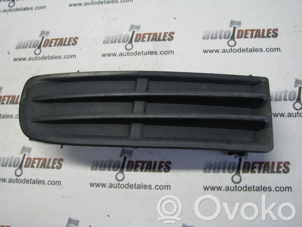 5311205040 Toyota Avensis T250 Front bumper lower grill, €7.00 | RRR