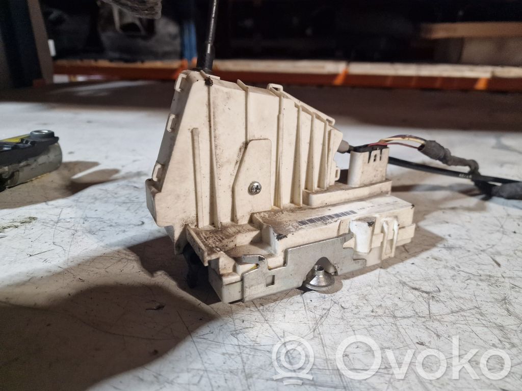 1697302135 Mercedes-Benz ML W164 Serrure de porte arrière, 30,00 € | OVOKO