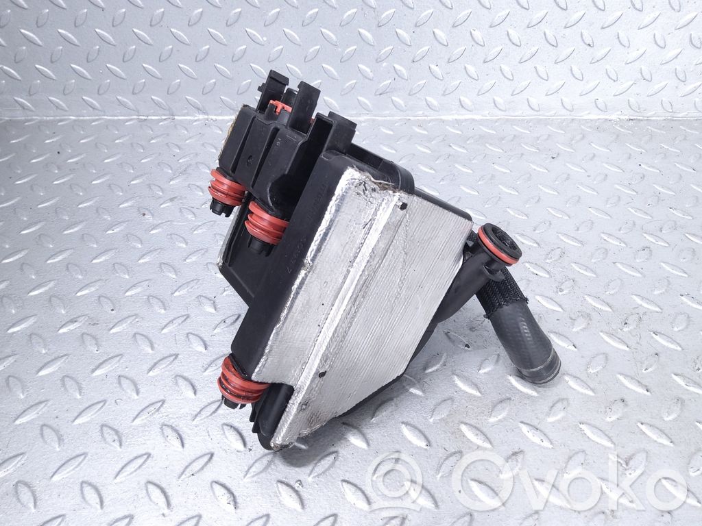 AGR21431 Audi A8 S8 D4 4H Reniflard d'huile 079103542E 079103542B ...