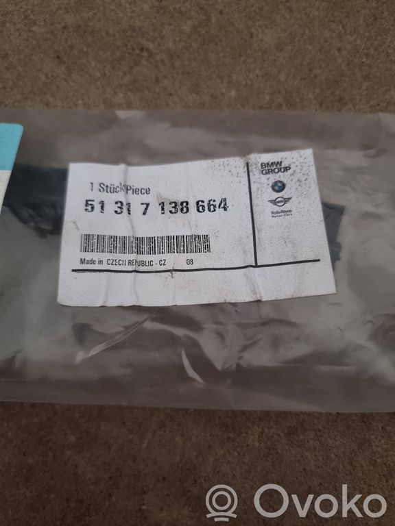 51317138664 BMW 3 E90 E91 Moulures, baguette de toit, 15,00 € | OVOKO