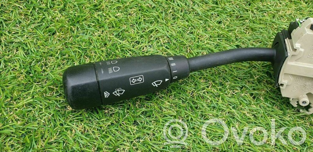 2035450010 Mercedes-Benz C W203 Commodo de clignotant, 39,00 € | OVOKO
