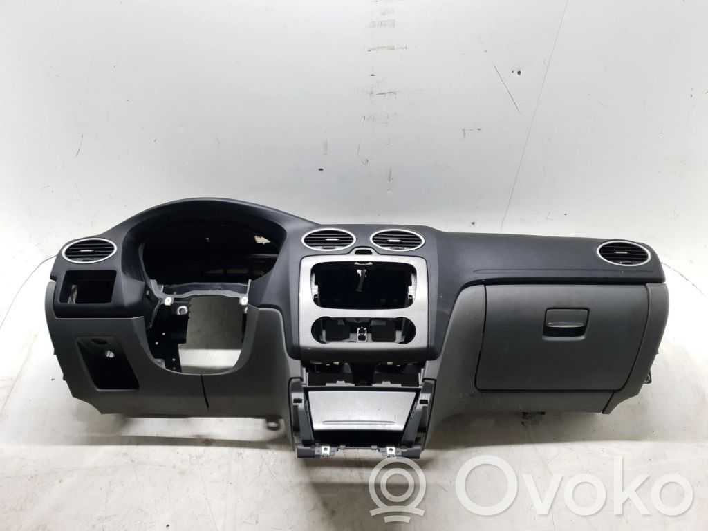 4M51-A045G00-A Ford Focus Dashboard, €194.12 | RRR