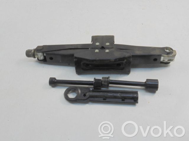 Toyota Hiace (H10) Cric de levage, 53,41 € | OVOKO