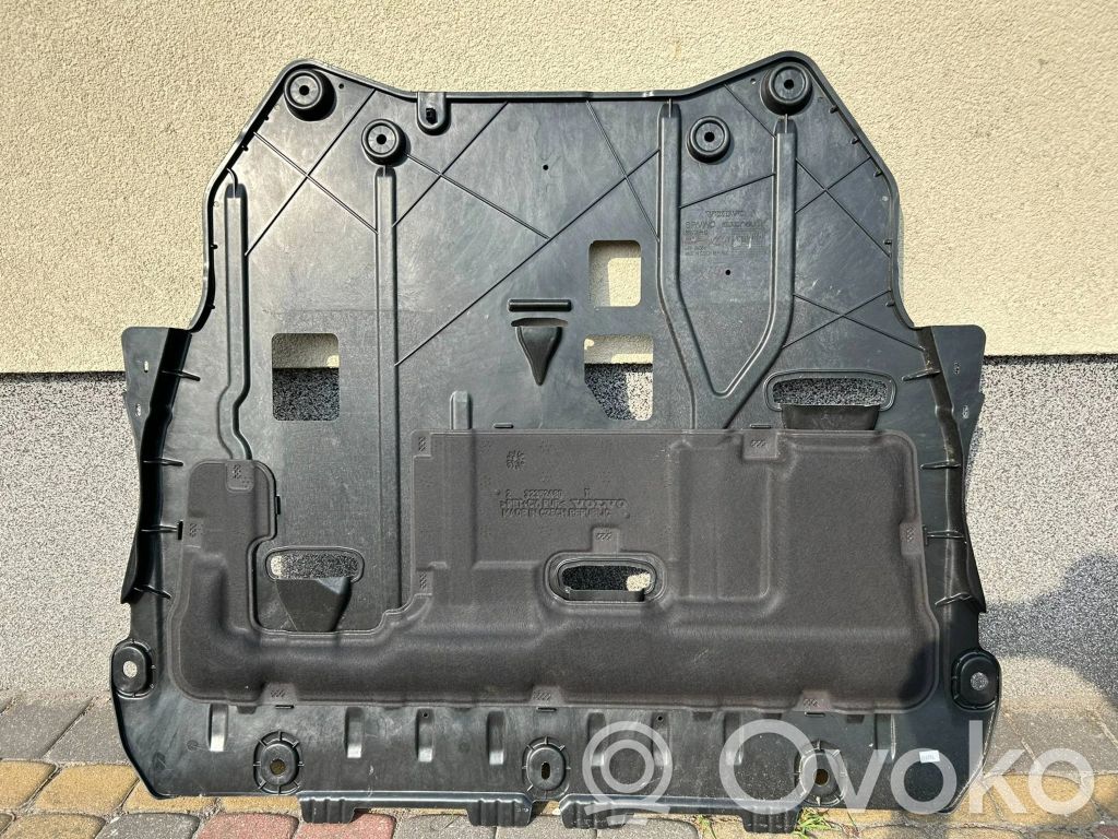 32241301 Volvo XC40 Engine splash shield/under tray, €705.90 | RRR