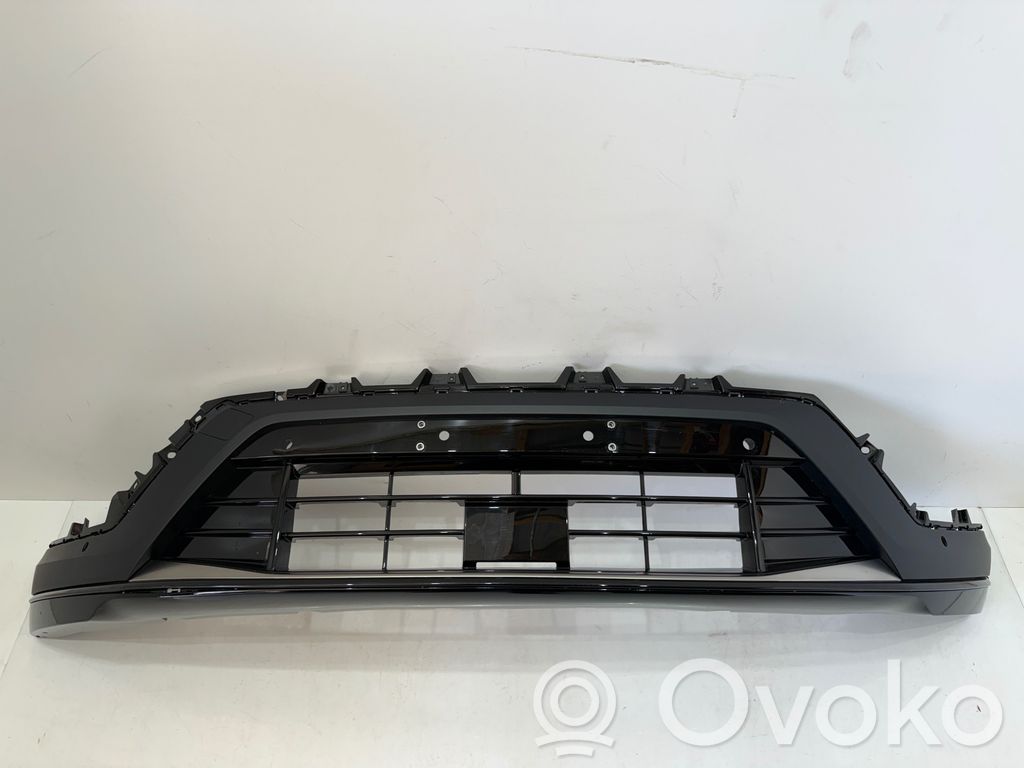 574049 Polestar 4 Front bumper lower grill, €184.71 | RRR