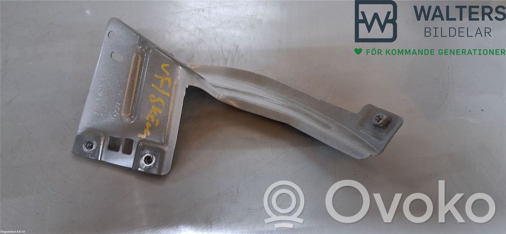 2GM821135 Volkswagen T-Cross Fender mounting bracket, €10.05 | RRR