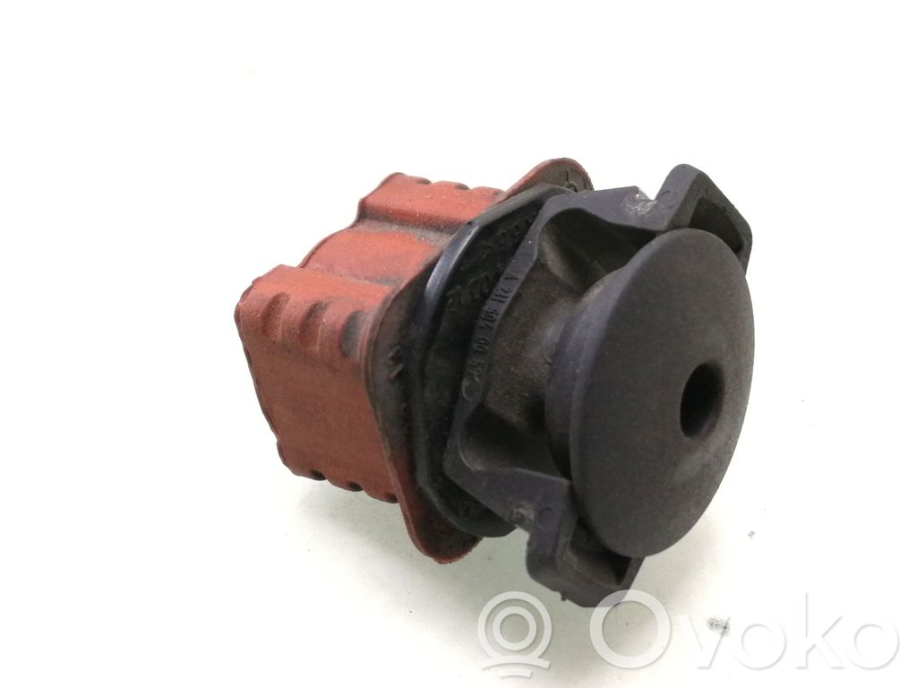 A2115040059 Mercedes-Benz E W211 Radiator mount bracket, €10.00 | RRR