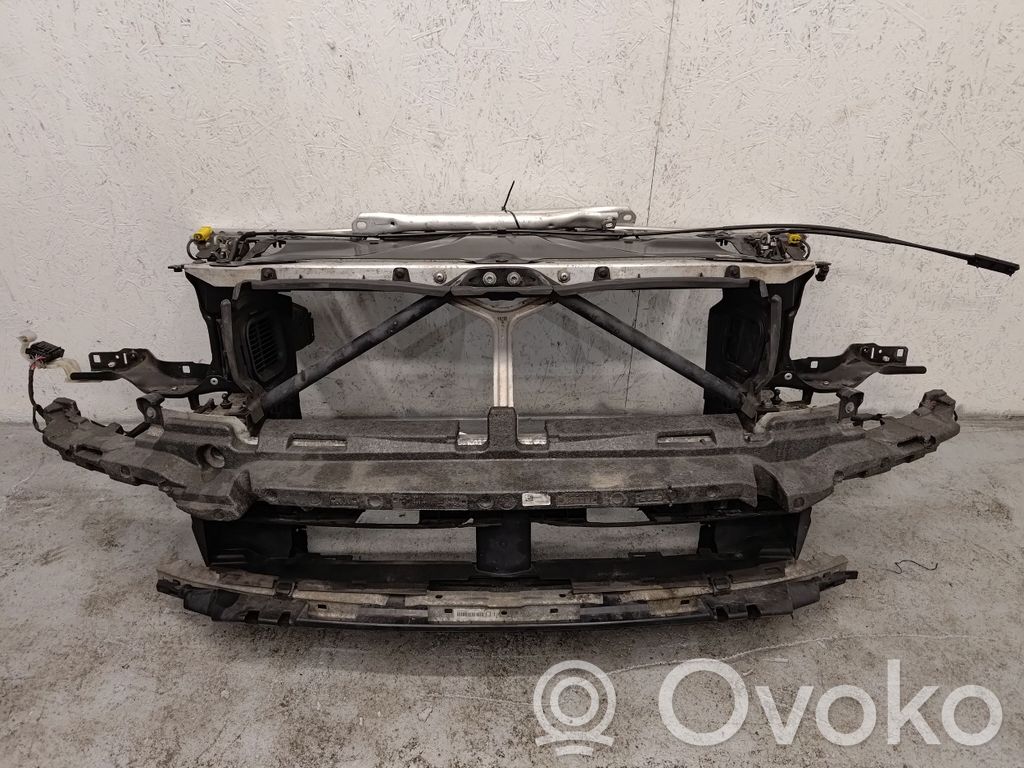 51117385288 BMW 5 G30 G31 Radiatorių panelė, 1 560,00 € | RRR