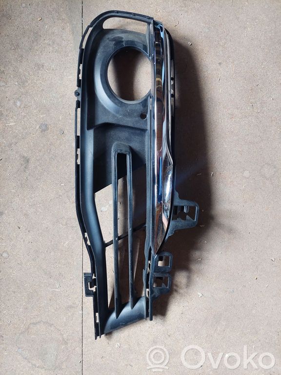 51117396878 BMW 3 F30 F35 F31 Grotelės apatinės (trijų dalių), 40,00 ...