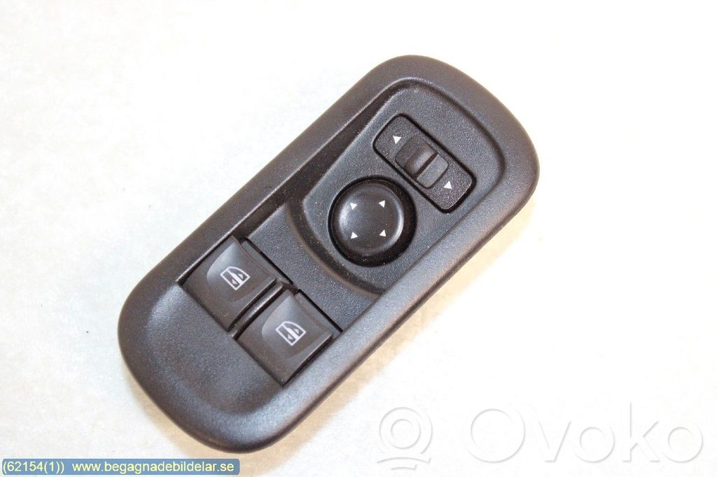 254113300R Renault Master III Electric window control switch, €66.21 | RRR
