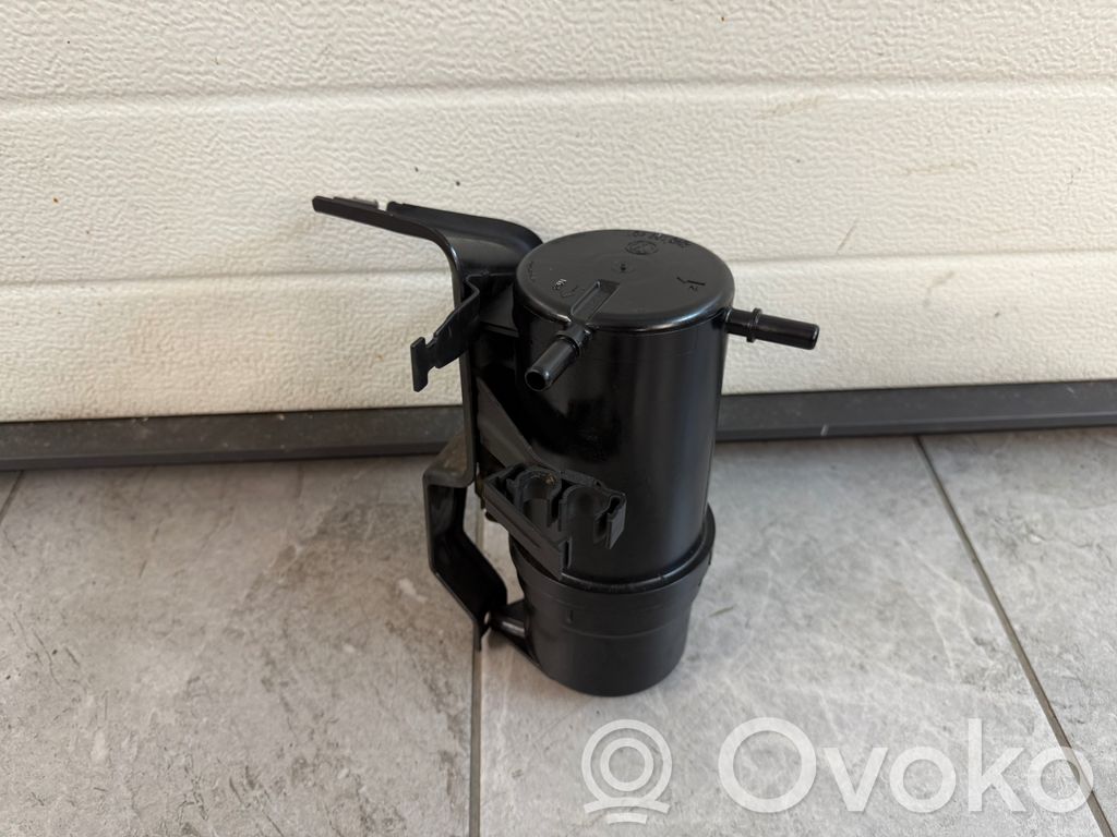 2H6127401 Volkswagen Amarok Fuel filter housing, €20.00 | RRR