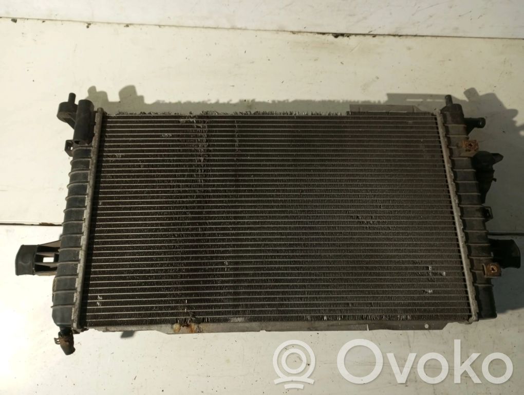 Opel Astra H Coolant radiator, €30.00 | RRR